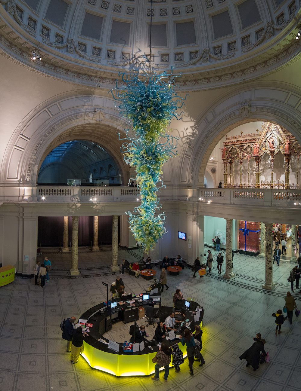 History of the Victoria & Albert Museum in London - Guidelines to Britain